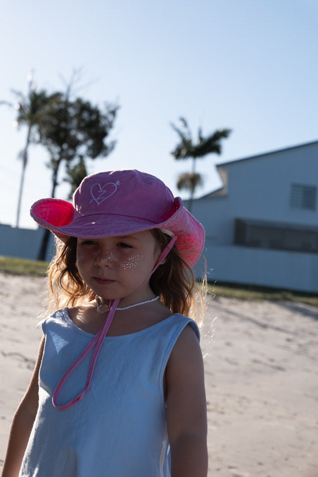 Surf's Up Cowboy! Hot Pink – ZUMA